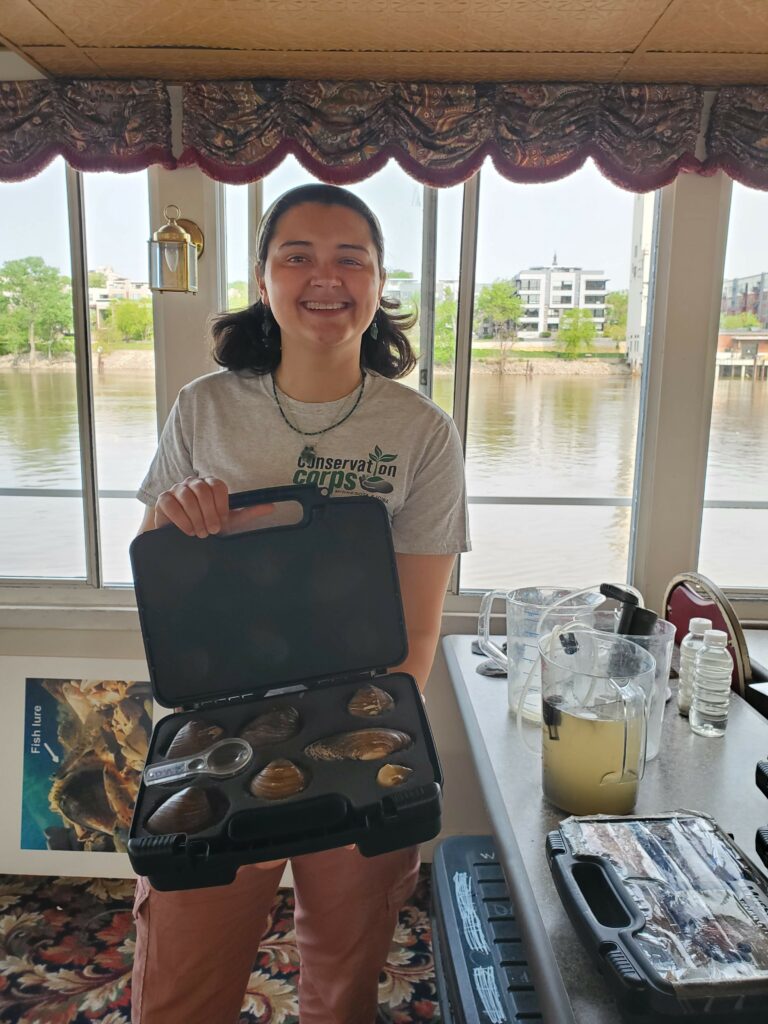 Minnesota’s Mussels – Conservation Corps Minnesota & Iowa