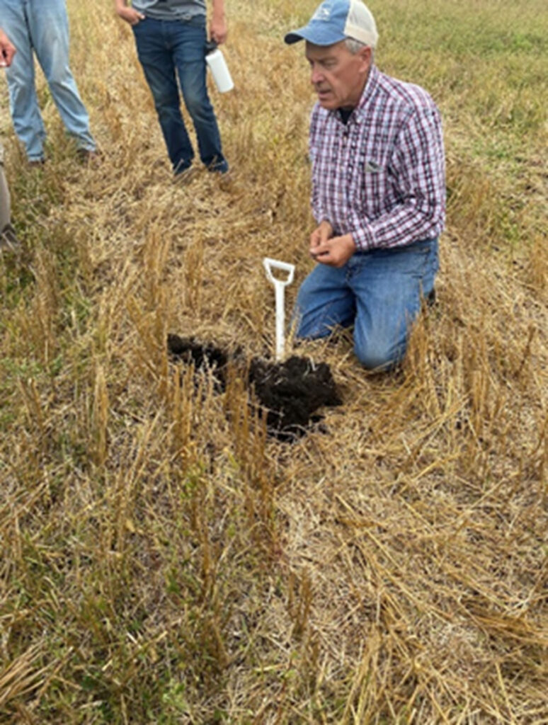 Soil Health Trip! – Conservation Corps Minnesota & Iowa